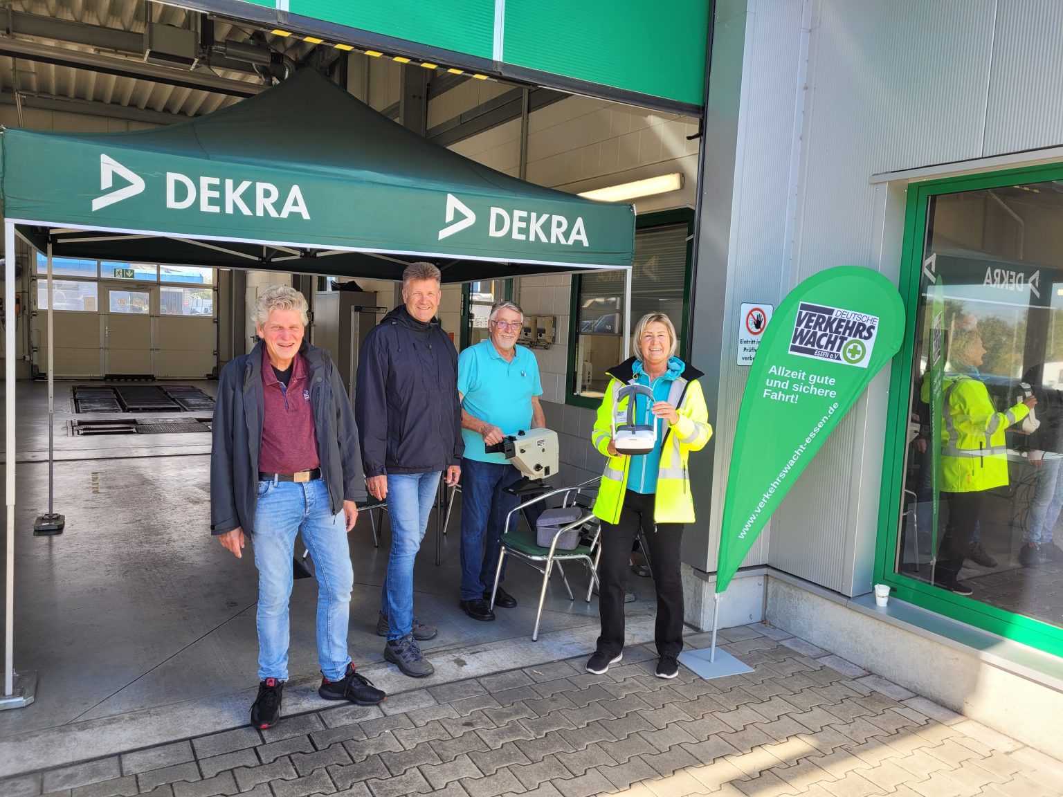 DEKRA und Verkehrswacht Essen - bewährte Kooperation für die Verkehrssicherheit - Verkehrswacht ...